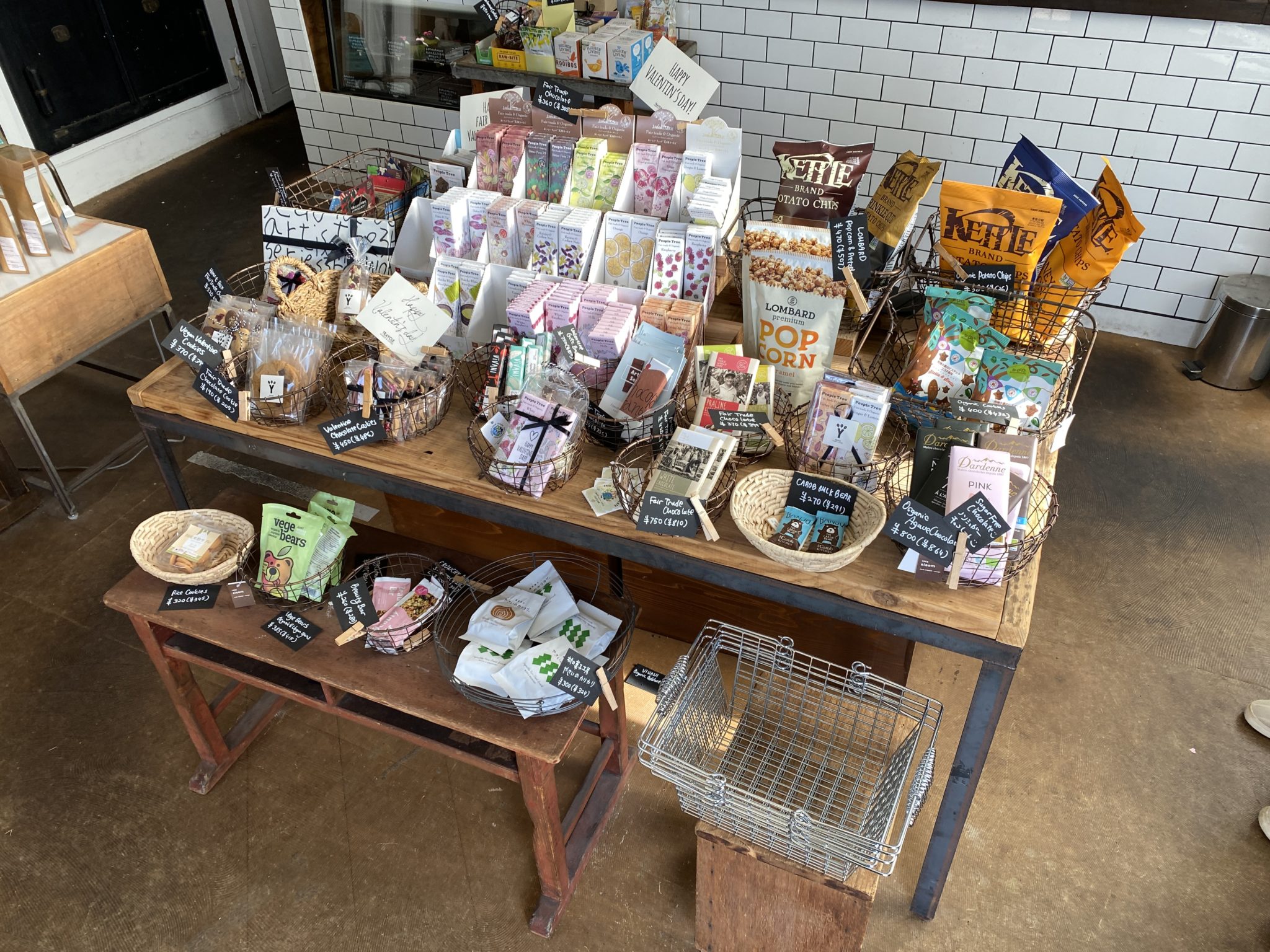 【千葉】TRAYCLE Market & Coffee（トレイクル マーケット&コーヒー）【館山市館山】有形文化財をリノベした海沿いの白い ...